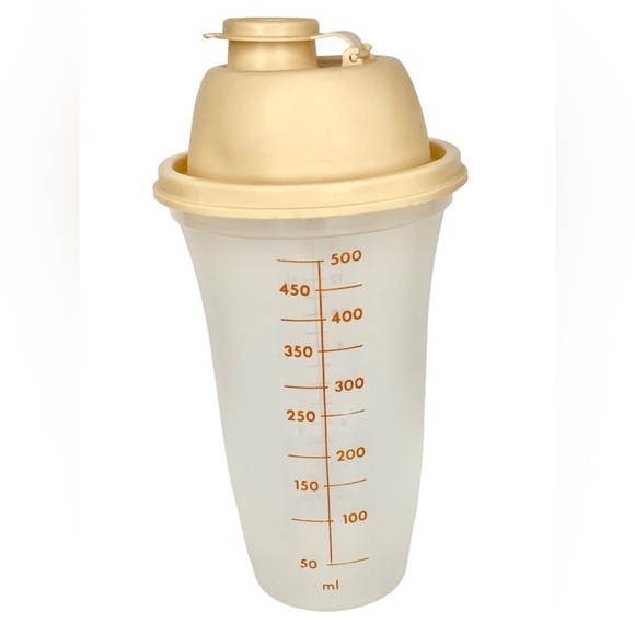 Tupperware | Kitchen | Vintage Tupperware Shaker Vintage Tupperware ...
